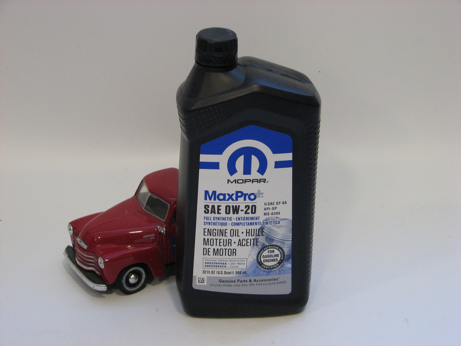 Двигателно Масло Mopar - SAE 0W20 - 68218950CA - 1US QT / 946мл.